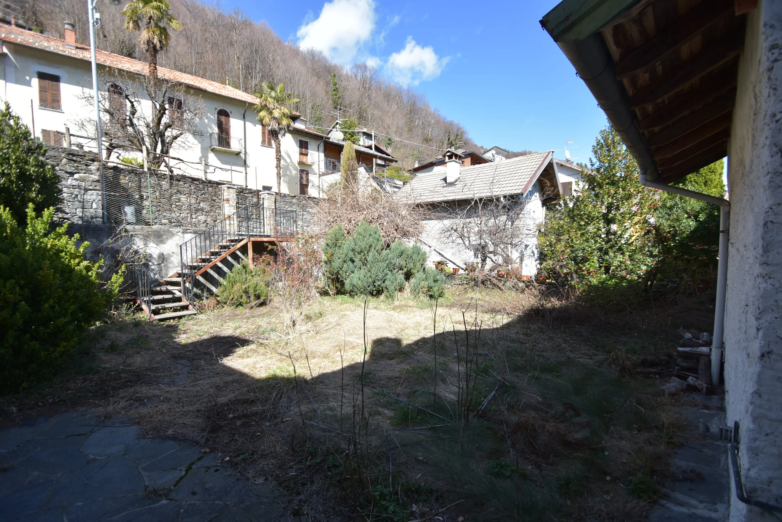 C033 - CASA A TRAREGO (VB) LAGO MAGGIORE — CATTANEO srls