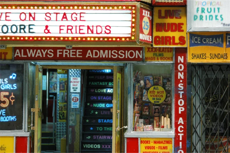 Alan Wolfson — Box Dioramas.com