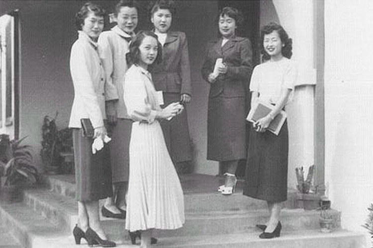 About Us — Sigma Phi Omega
