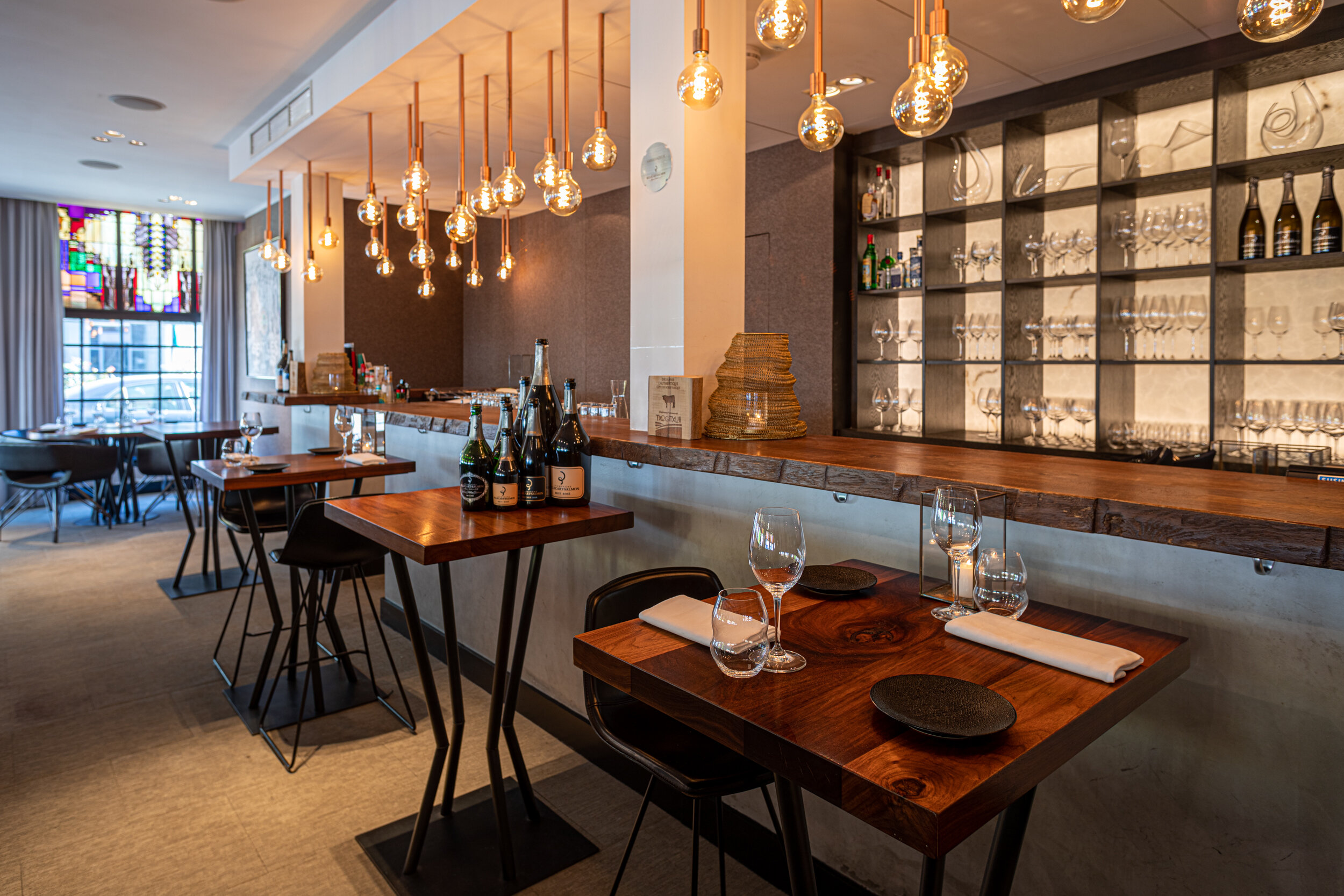 1,5 meter opstelling bij Restaurant Publique in Den Haag — Zoek jij ...