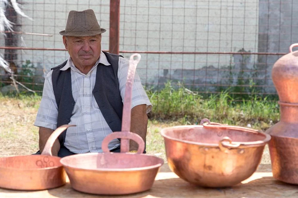 Romanian Design - Roma handcraft — Martine Claessens