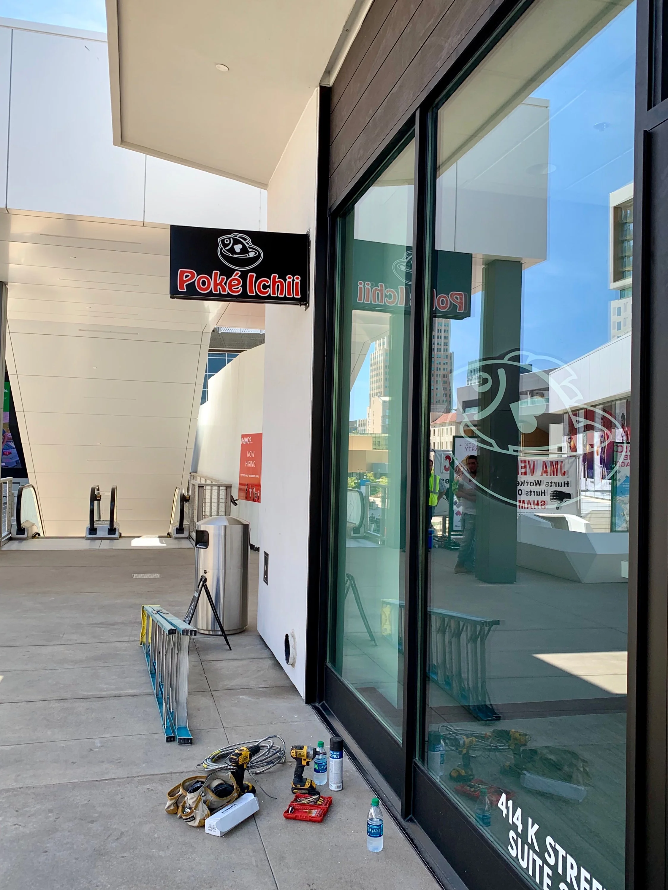 Blade & Bracket Signs — Cal Signs Inc.