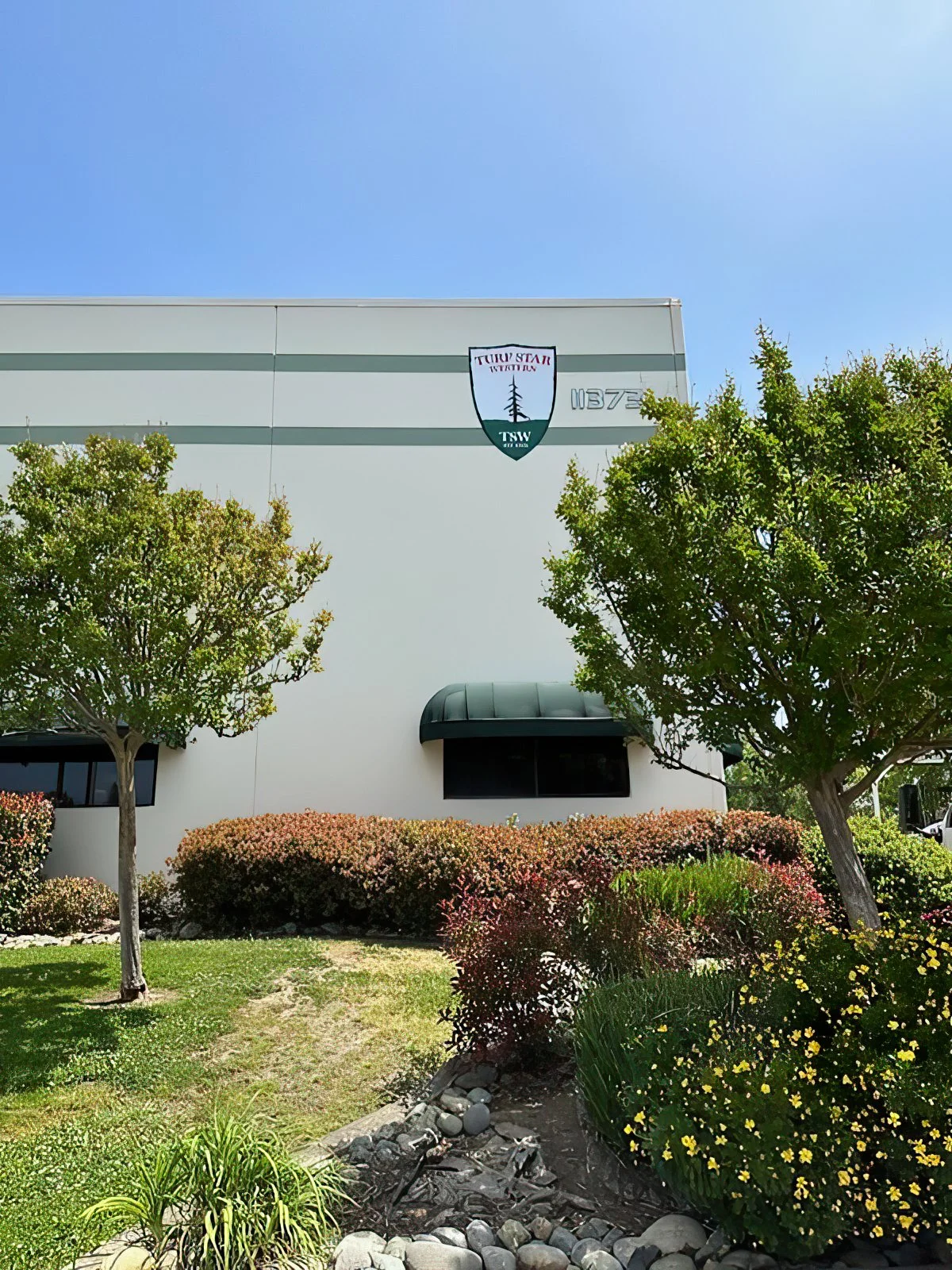 Non-Illuminated 3D Outdoor Signs — Cal Signs Inc.