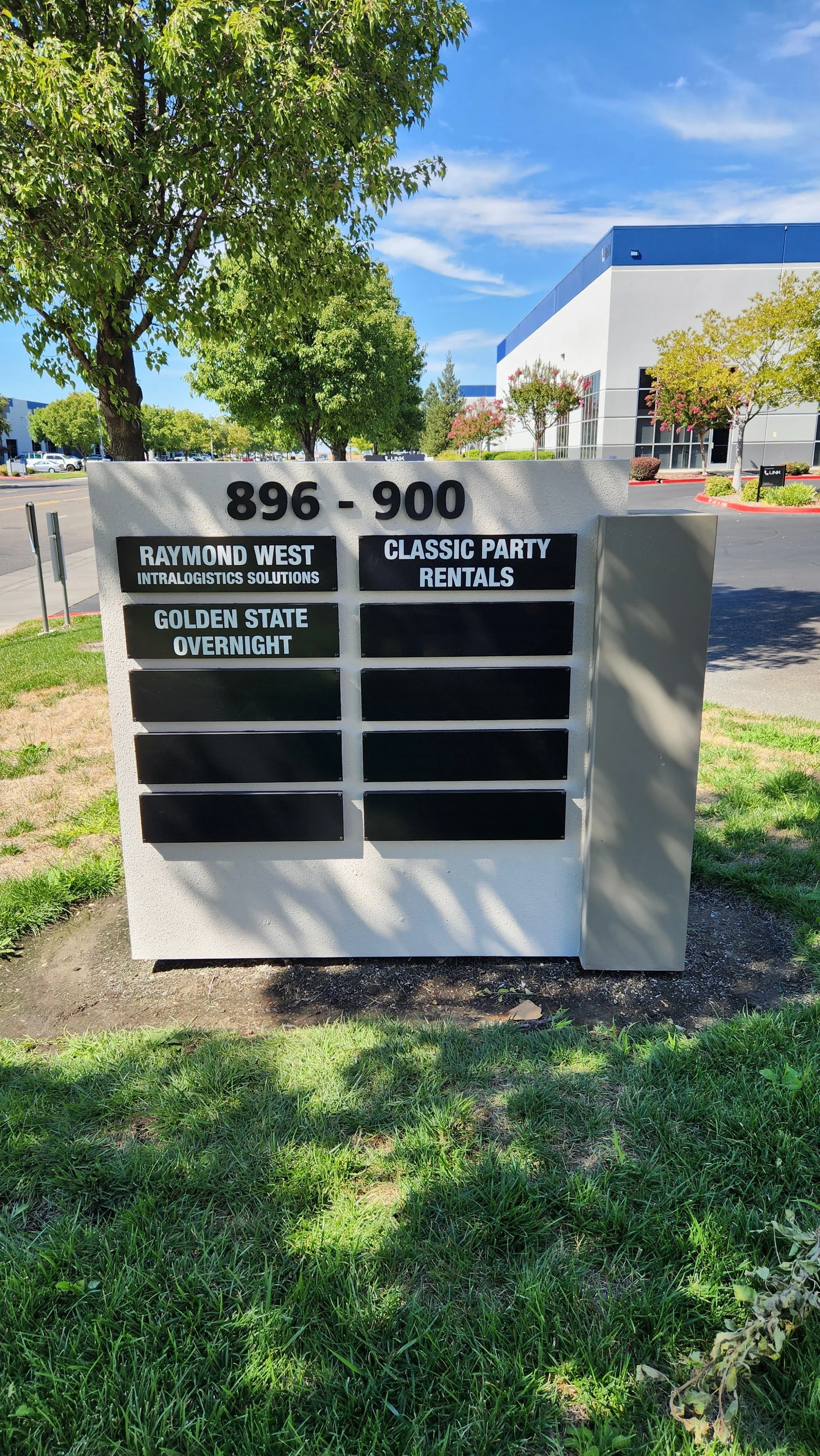 Ground & Monument Signs — Cal Signs Inc.