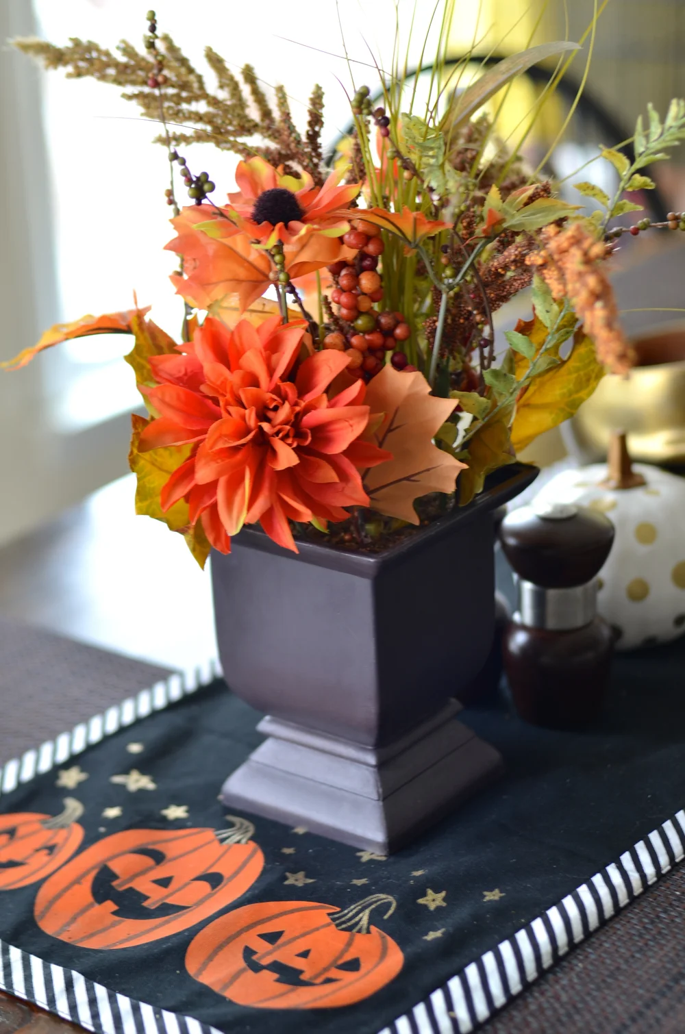 Happy Hallo(week) // Halloween Home Tour and Pumpkins Galore! — Breanna ...