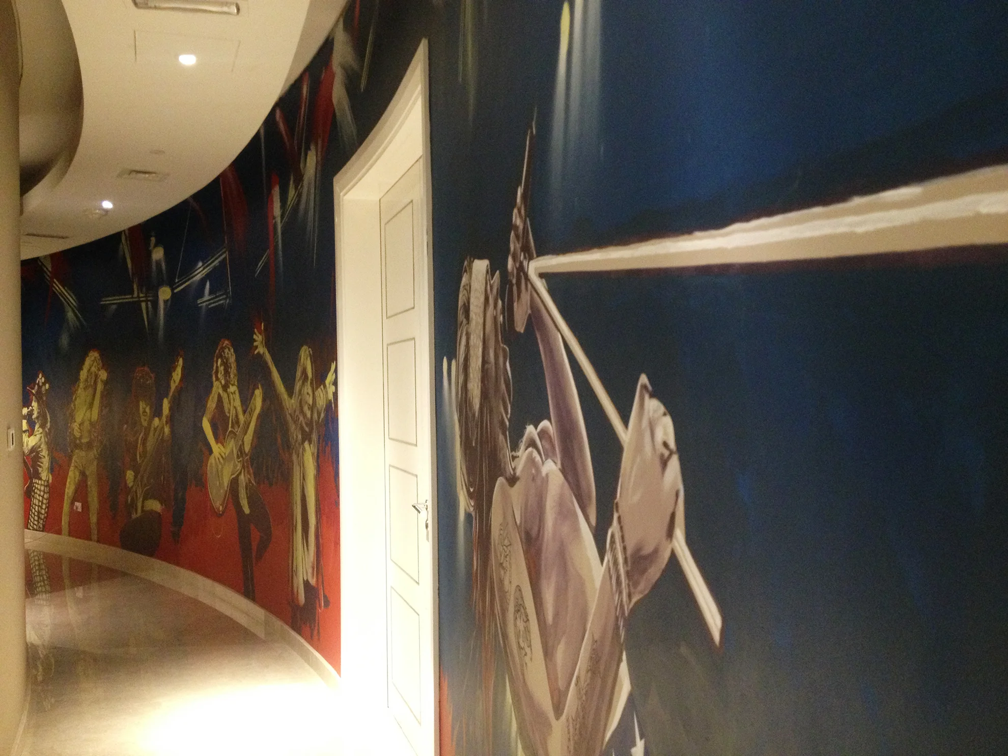 Maddy Butcher, British street artist, illustrator & painter, Dubai UAE ...