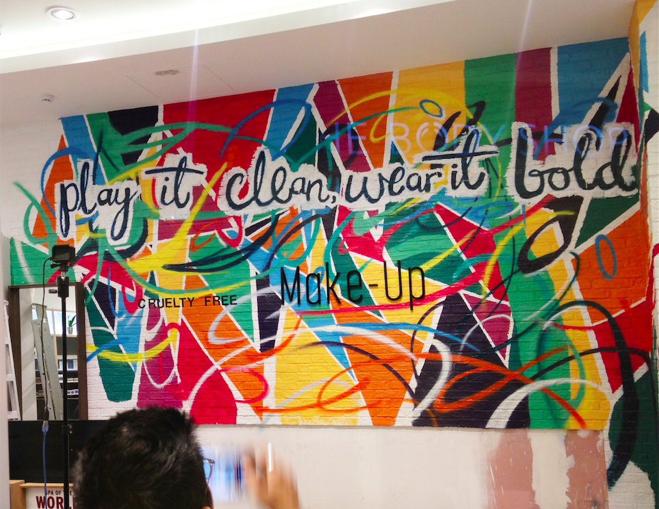 Maddy Butcher, British street artist, illustrator & painter, Dubai UAE ...