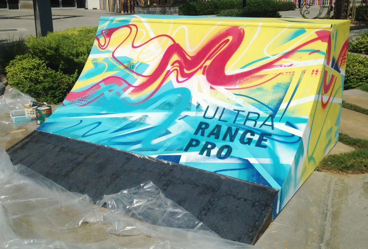 Maddy Butcher, British street artist, illustrator & painter, Dubai UAE ...