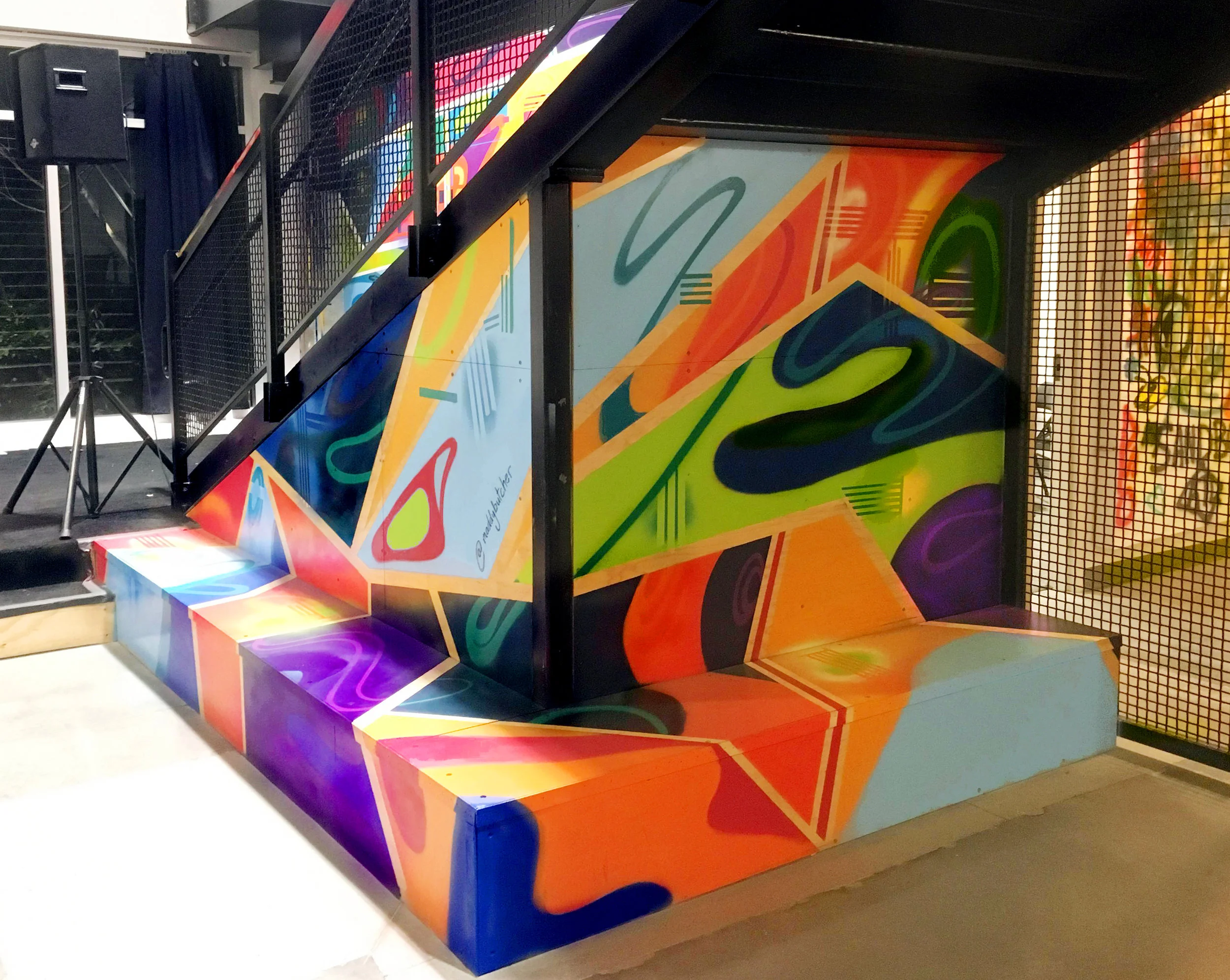 Maddy Butcher, British street artist, illustrator & painter, Dubai UAE ...