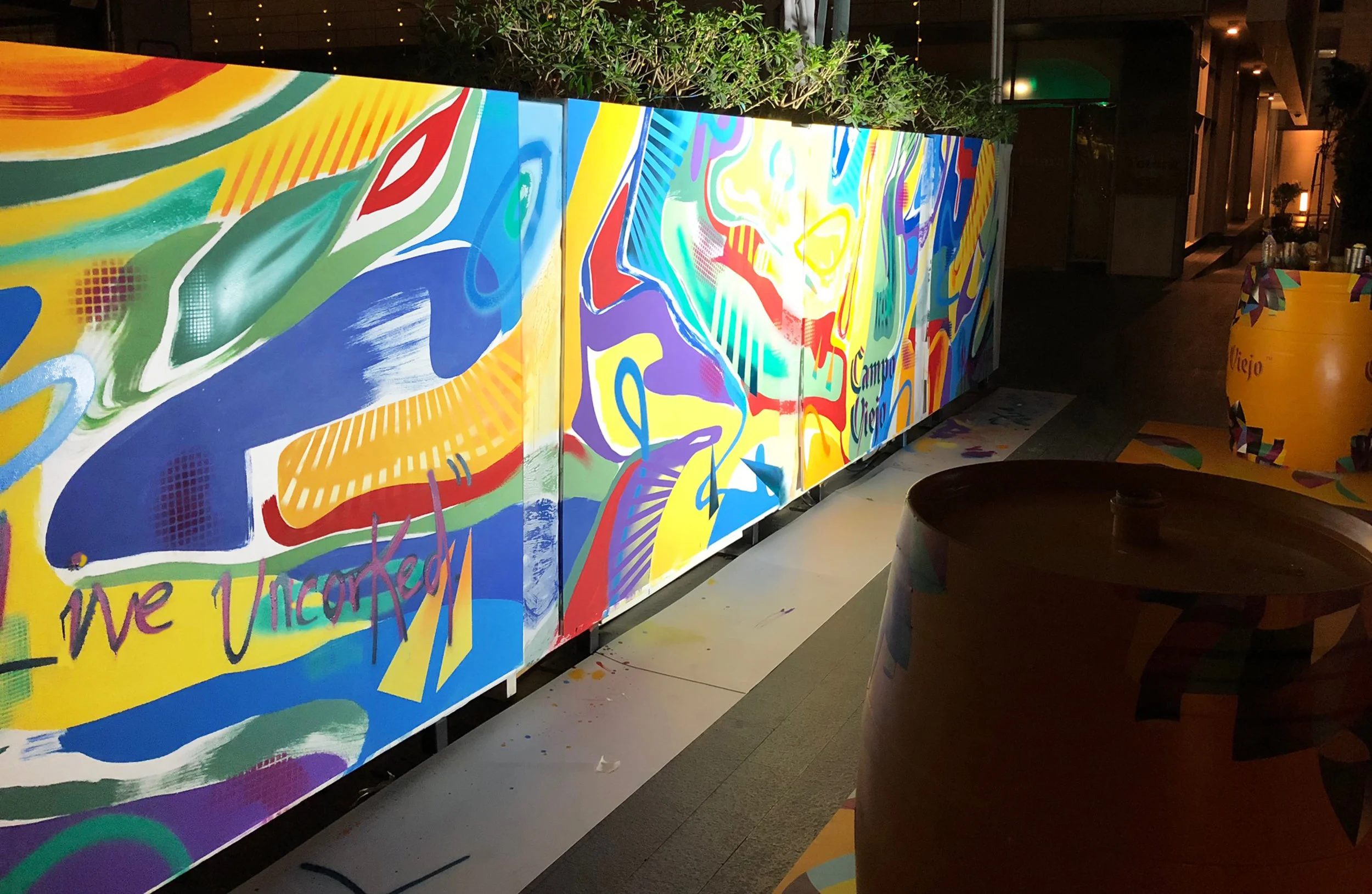 Maddy Butcher, British street artist, illustrator & painter, Dubai UAE ...