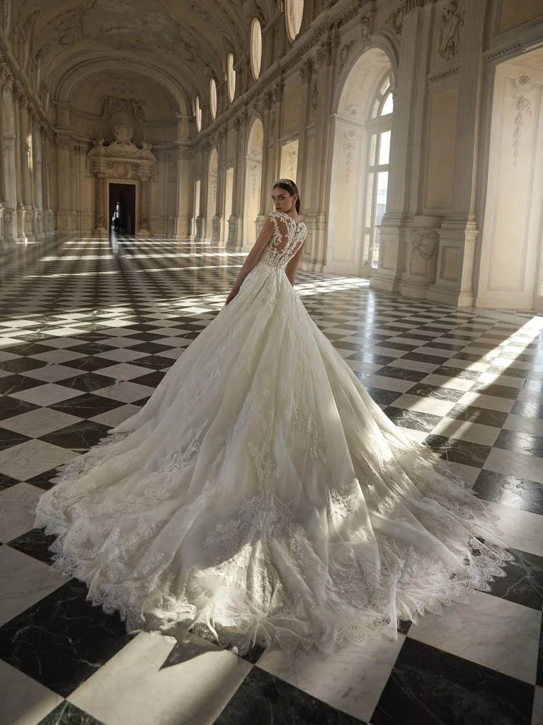 London wedding dresses — Bridal Rogue Gallery
