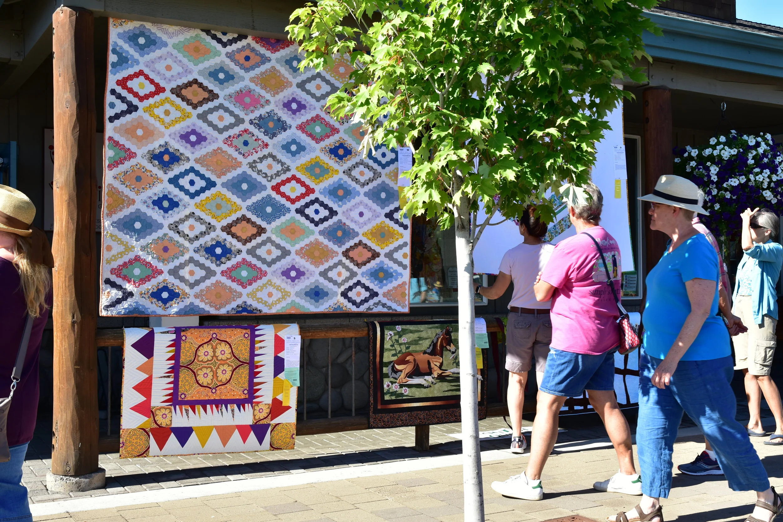 Sisters Outdoor Quilt Show 2018 :: Part 1 — Kristin Shields