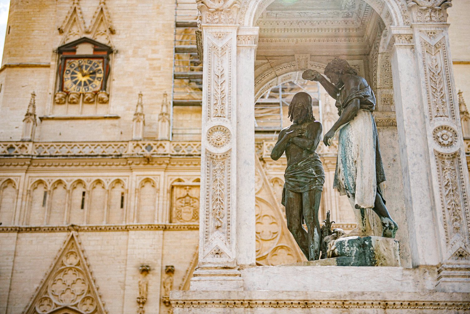 Lyon’s Cathedral and Its Marvelous Astronomical Clock — Bruno Maestrini