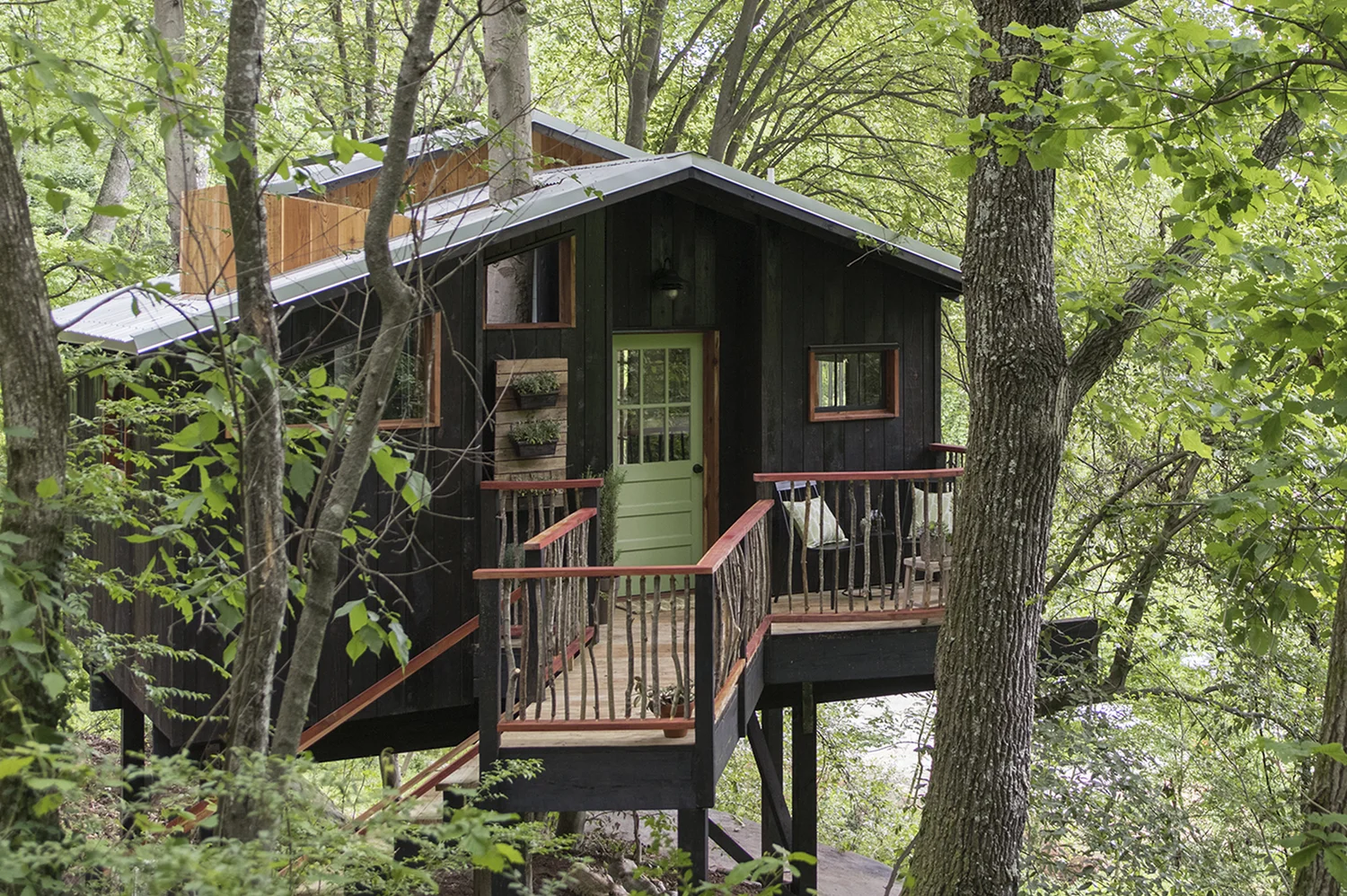 Elements Treehouse — Treetop Hideaways