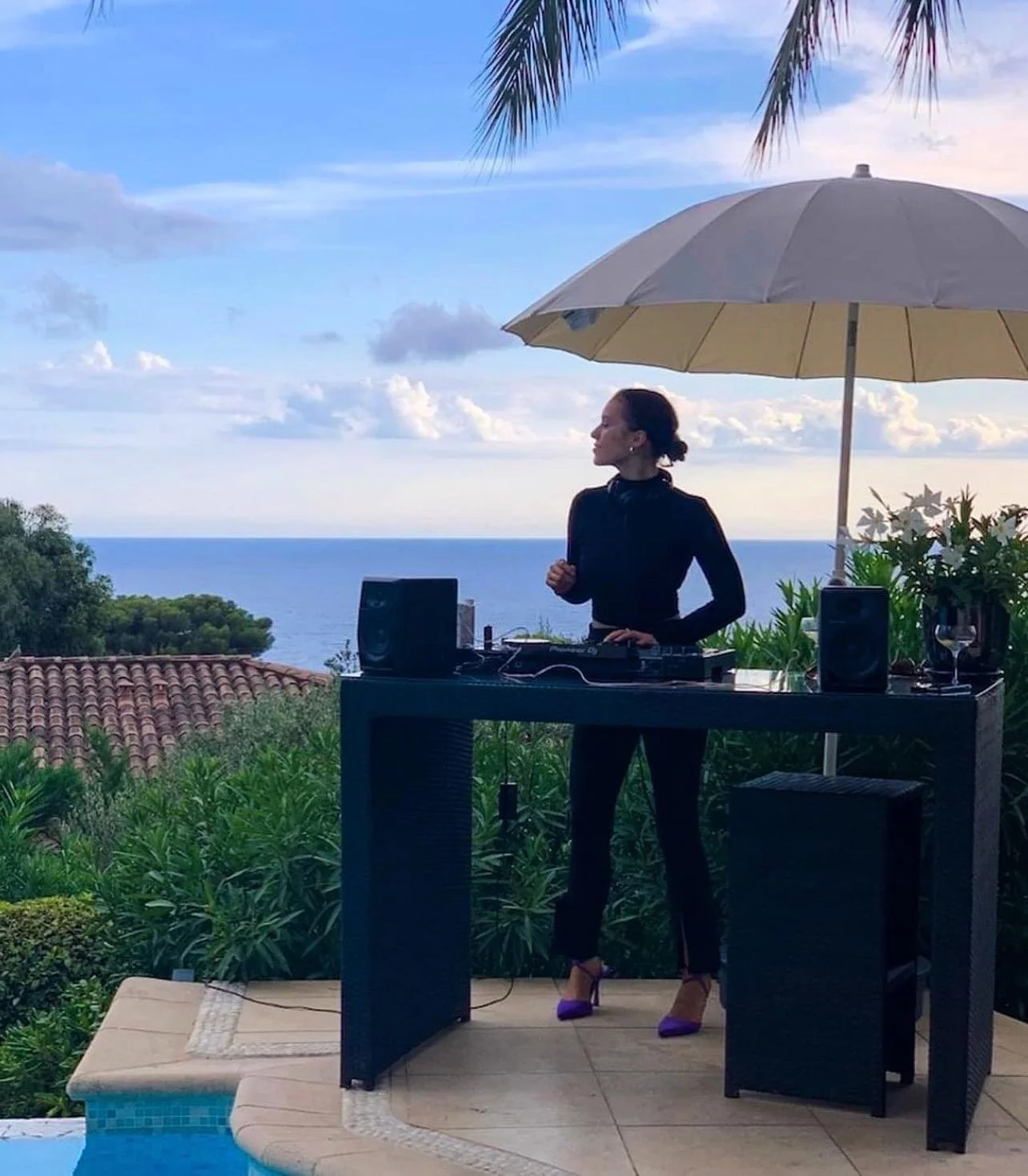 Vivanova Lifestyle & Business Networking Club