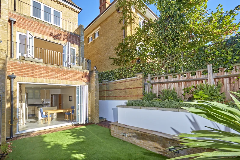 Cottenham Park Road — Coombe Residential
