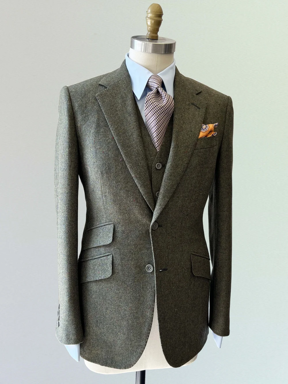 How to wear Tweed Suits | Reeves