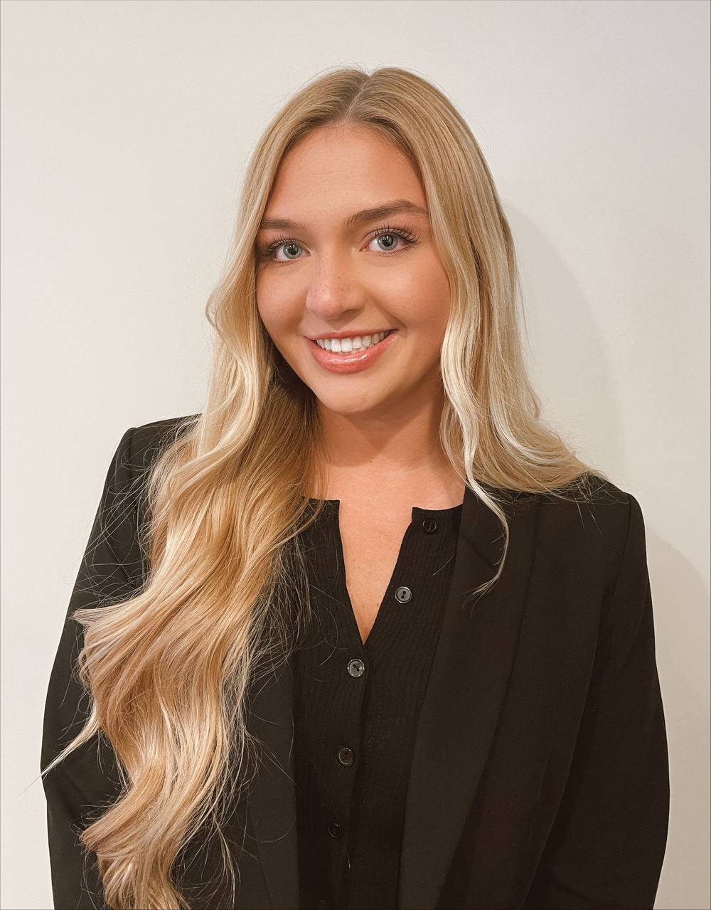 Our Team — LiveGirl