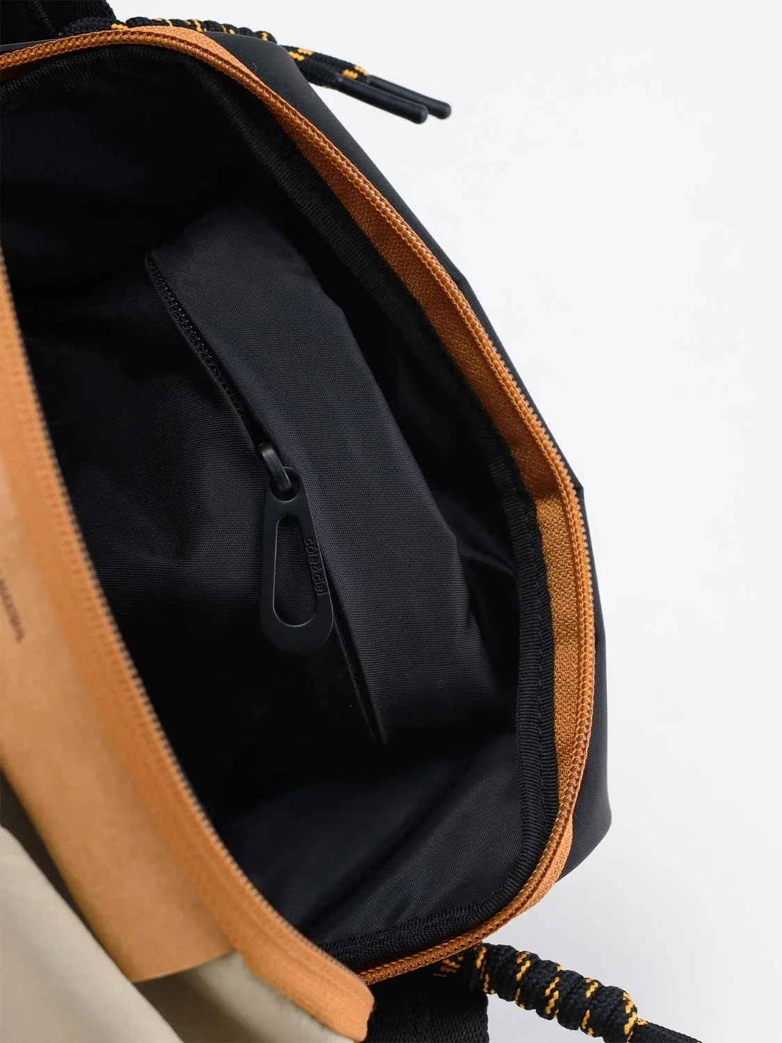 Côte & Ciel - Isarau Bag S Robin Beige — Morlen Sinoway Atelier