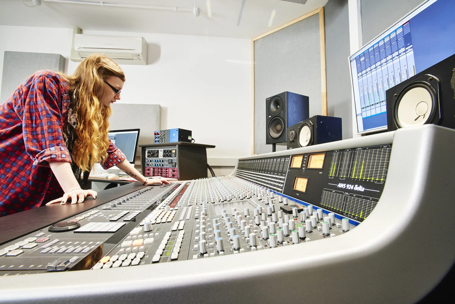 dBs Institute of Sound & Digital Technologies