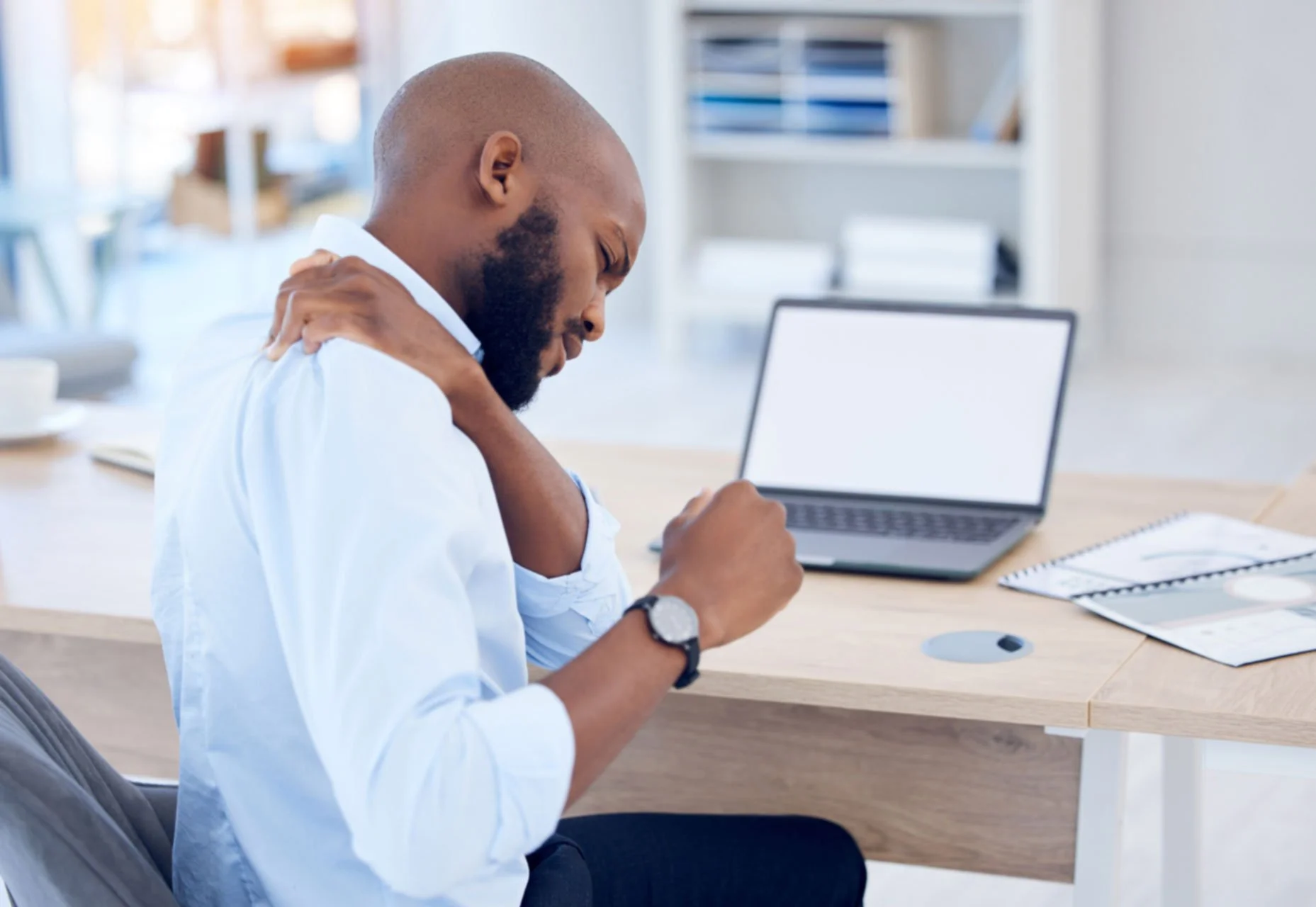 Shoulder Pain from Desk Work | Victory Culver City