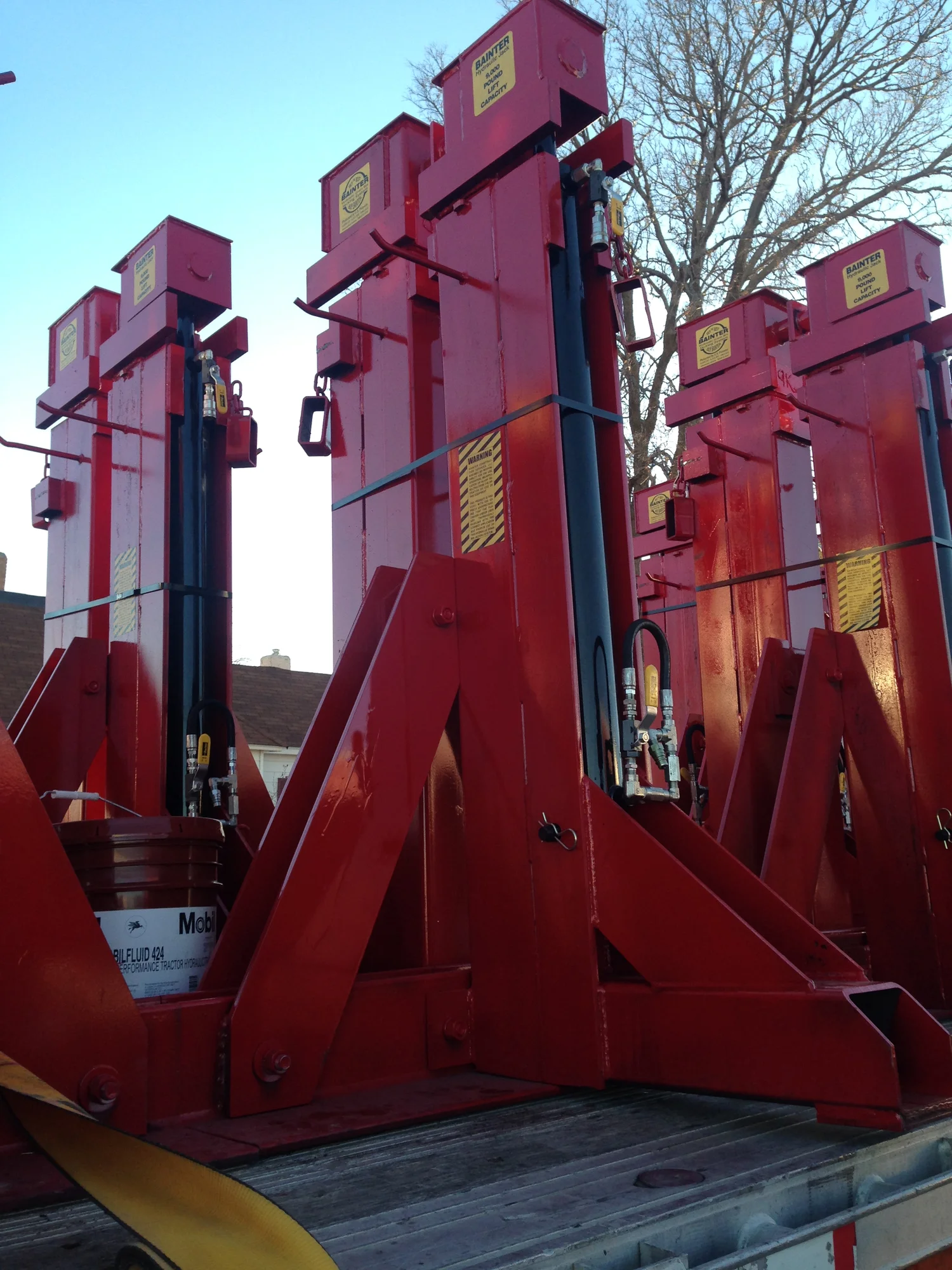 9K Capacity Smoothwall Hydraulic Jacks — Bainter Construction