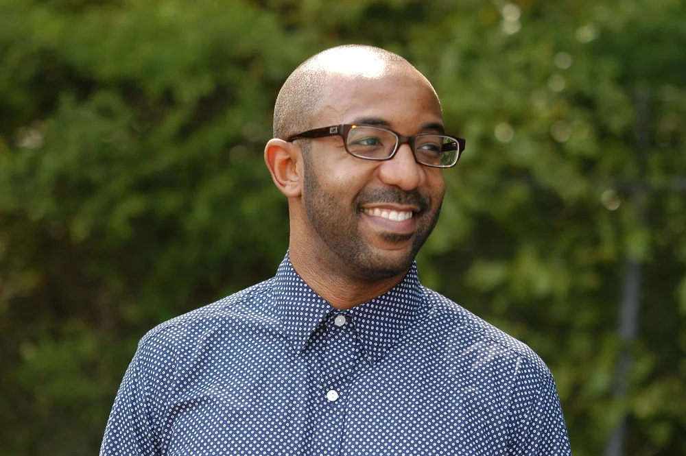 Bio — Dr Carlos Smith