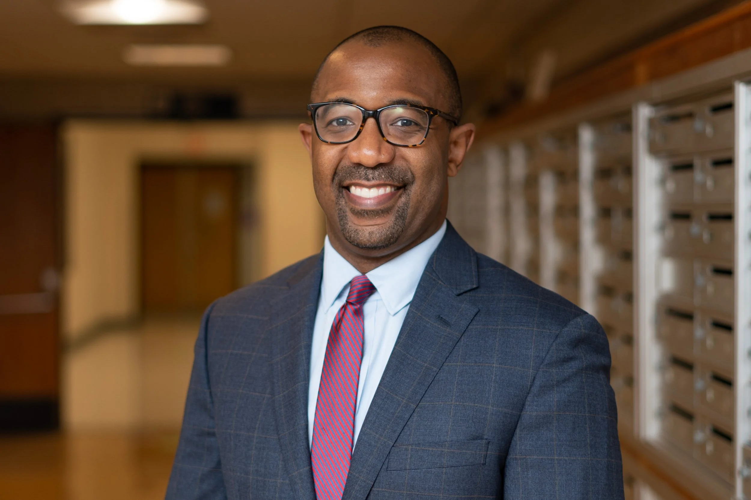 Bio — Dr Carlos Smith