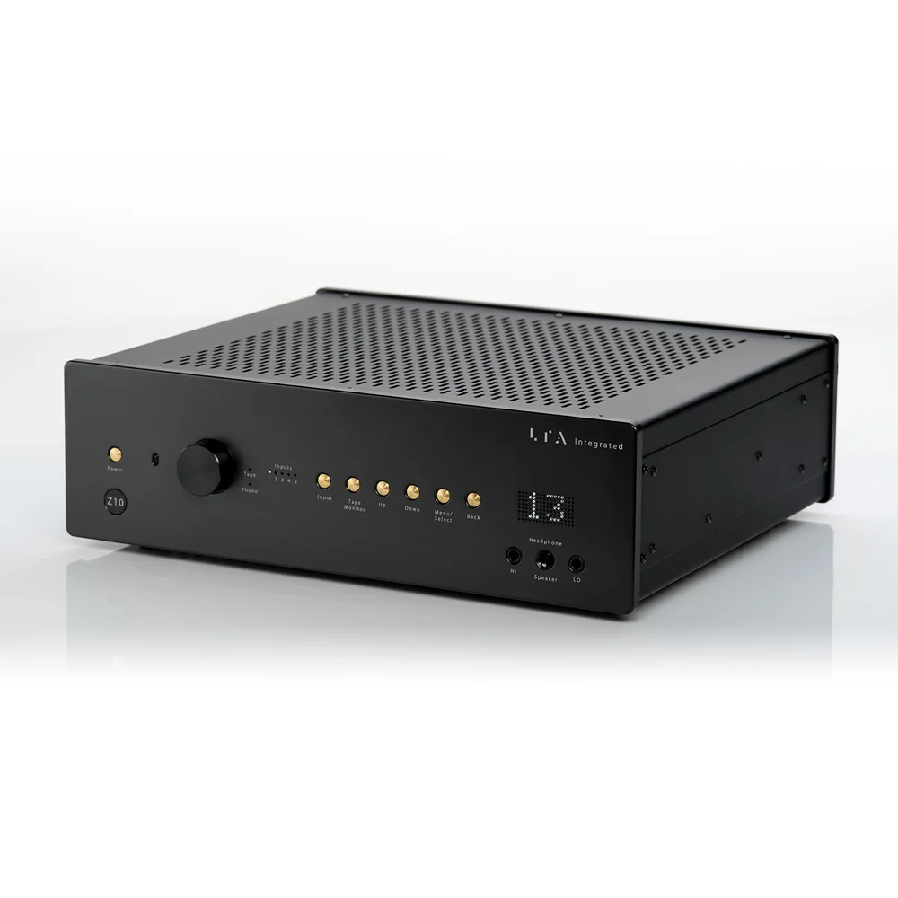 Small integrated amplifier with phono stage