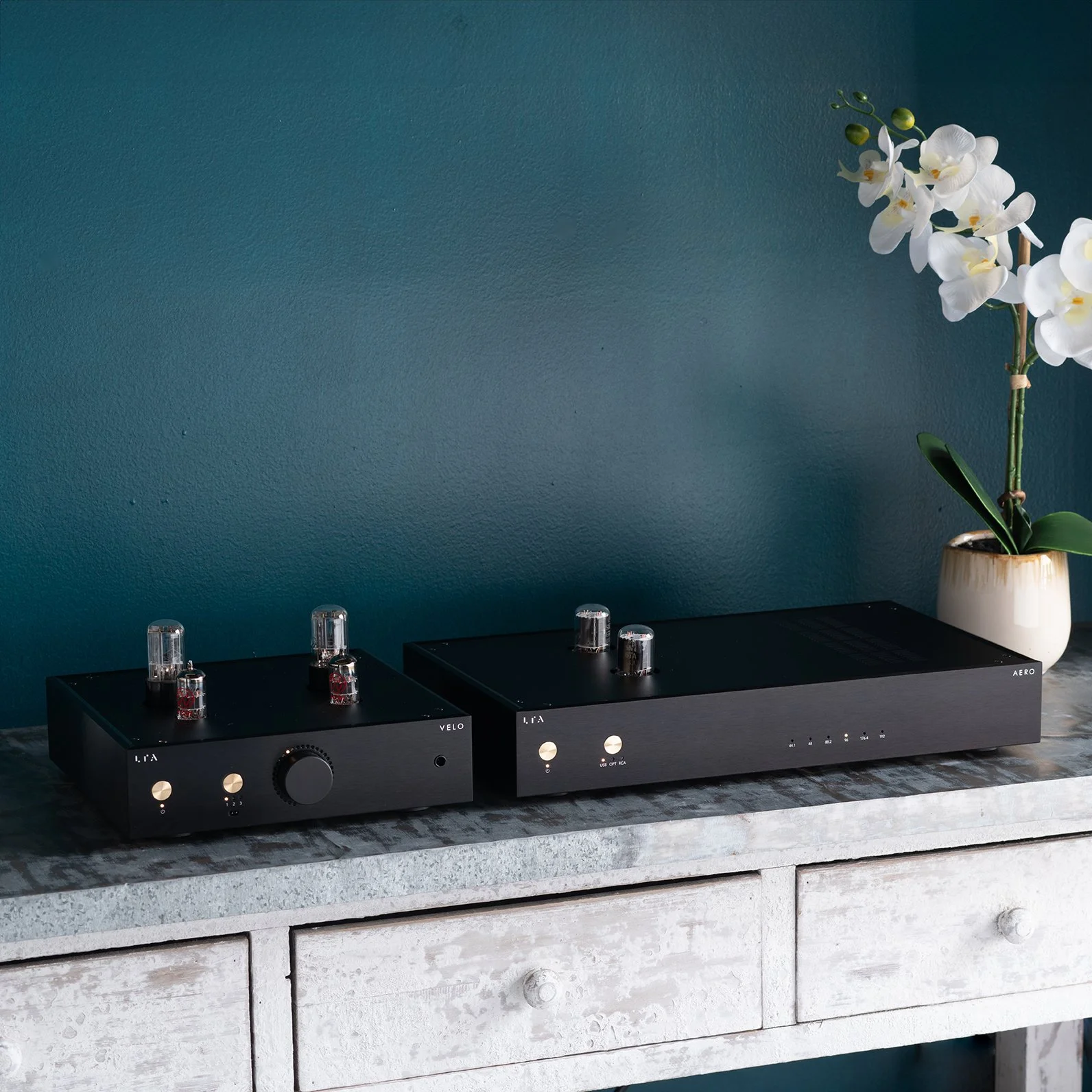 Tube Integrated Amplifiers by Linear Tube Audio