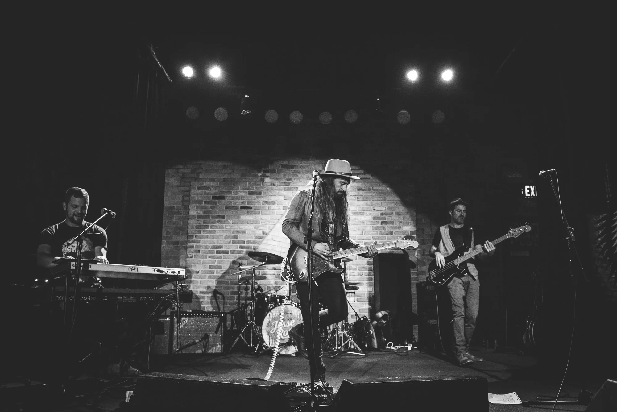 Jesse Roper with House Handshake and Band of Rascals @ Pyramid Cabaret ...