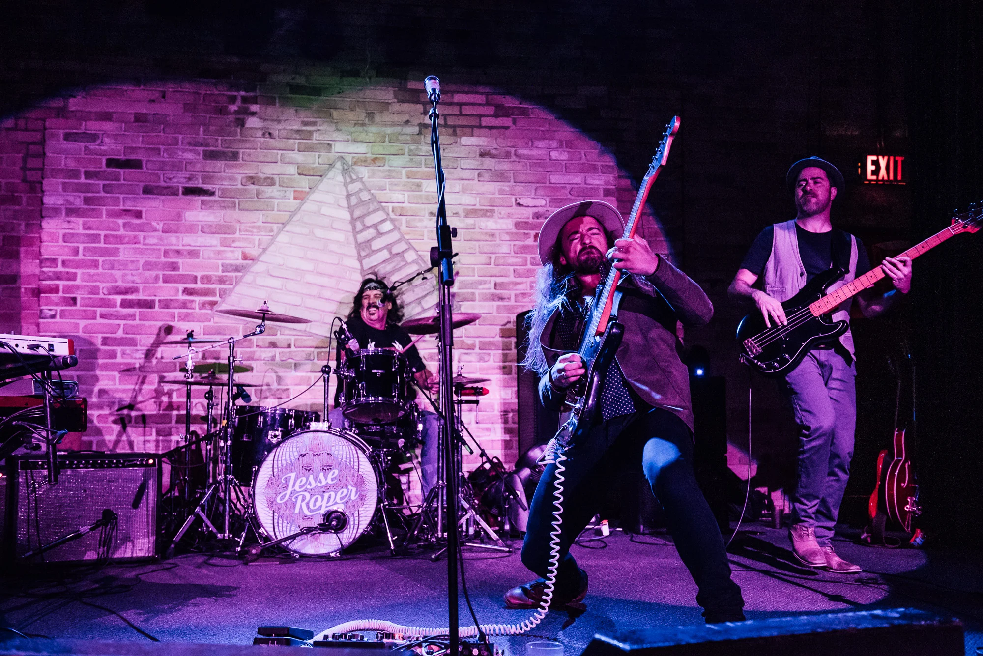 Jesse Roper with House Handshake and Band of Rascals @ Pyramid Cabaret ...