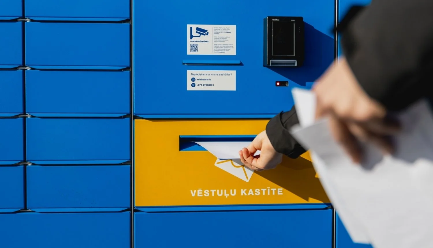 Posting letters at the parcel locker — Postal Hub podcast