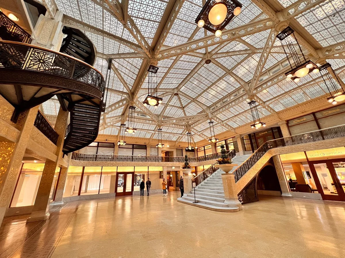Best Interior Architecture Tours in Chicago | Inside Chicago Walking Tours