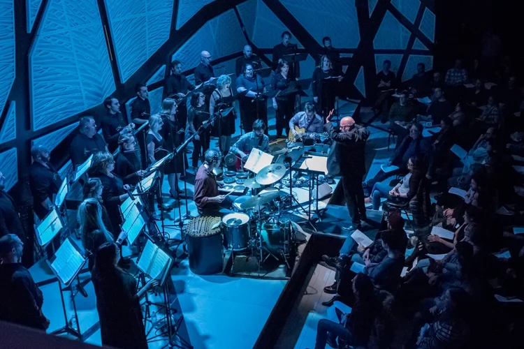 About the Ensemble — The Crossing