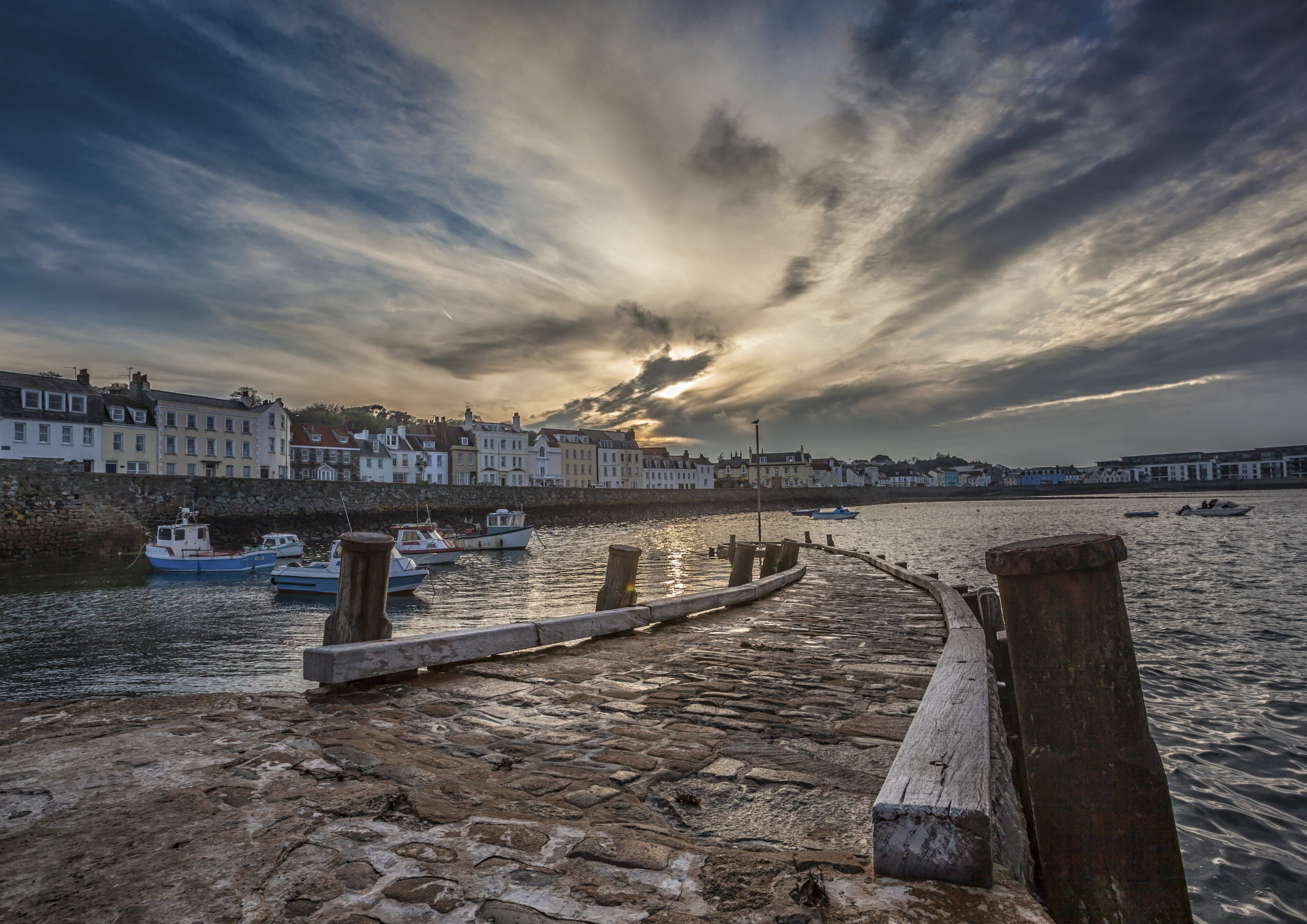 1st Call Taxis Guernsey - 07911 727 970 1st Call Taxis Guernsey Home Page