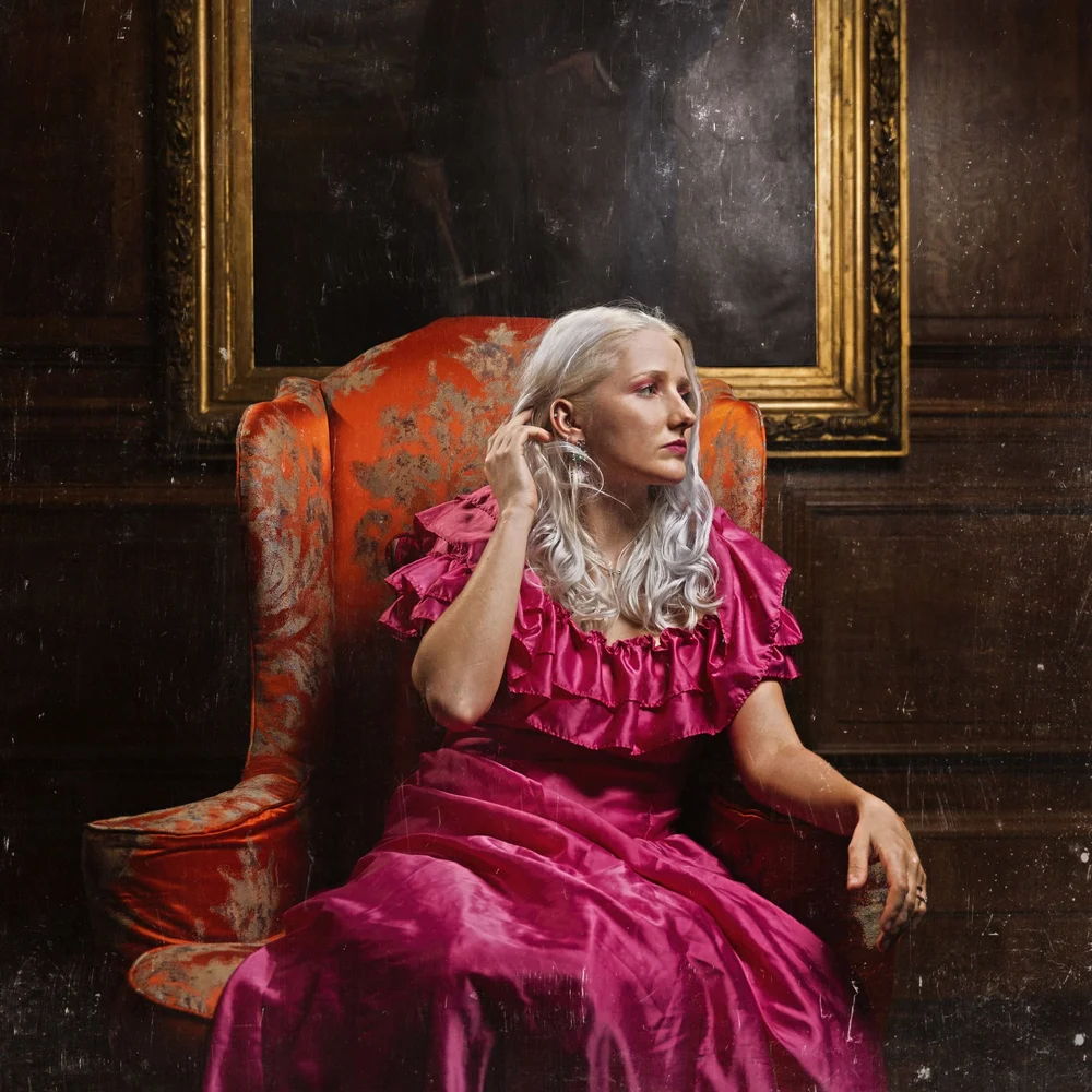 Review: Esther Turner - Never Change — Lost In The Manor
