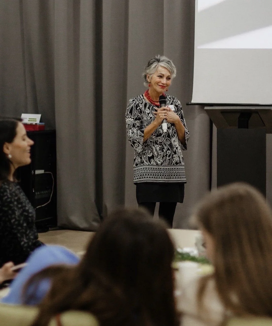 Leslie Leyland Fields