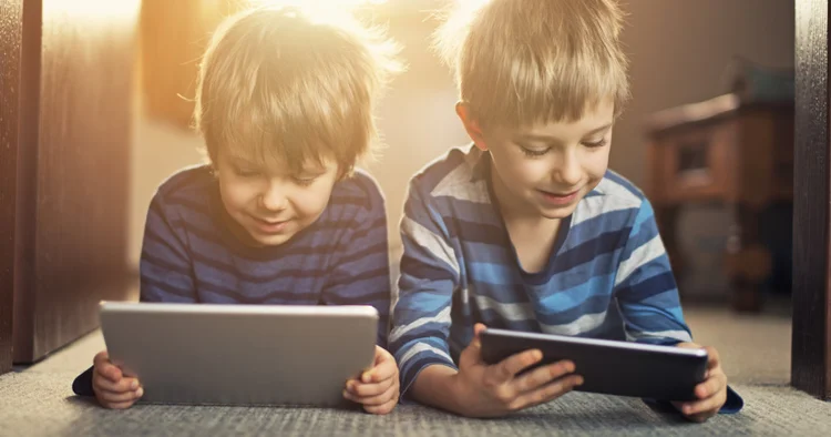 YOUR CHILD'S IPAD POSTURE — MOOV PERSONAL TRAINING