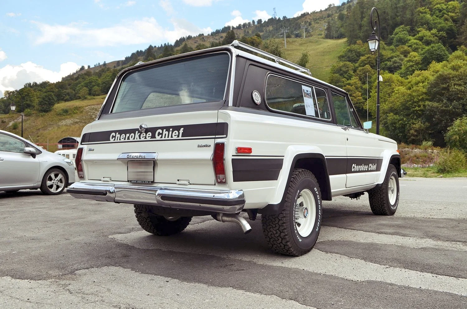JeepCherokeeChief Store - Rare Parts for Full Size Jeep 1963-91