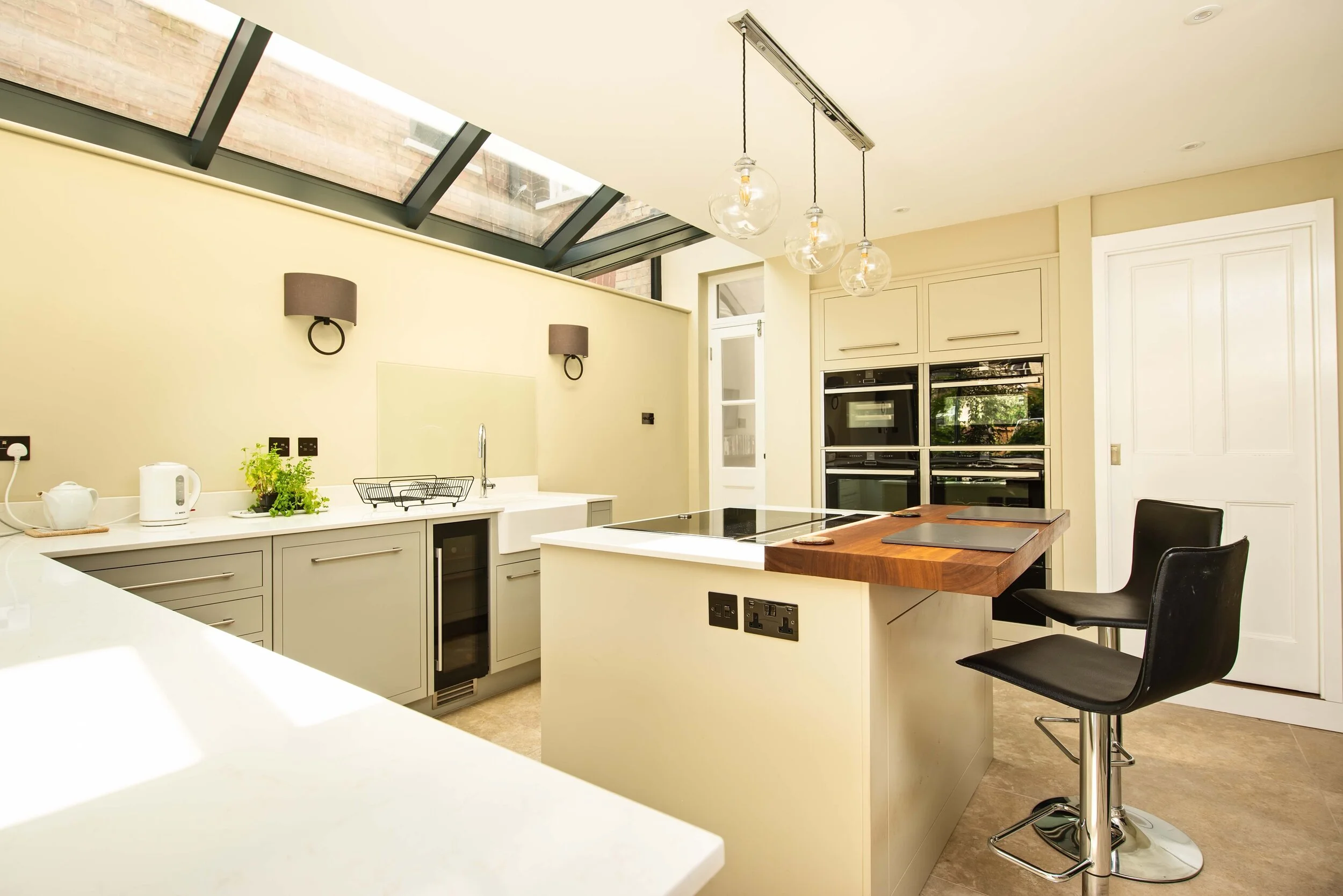 Light filled kitchen extension to Edwardian townhouse in conservation ...