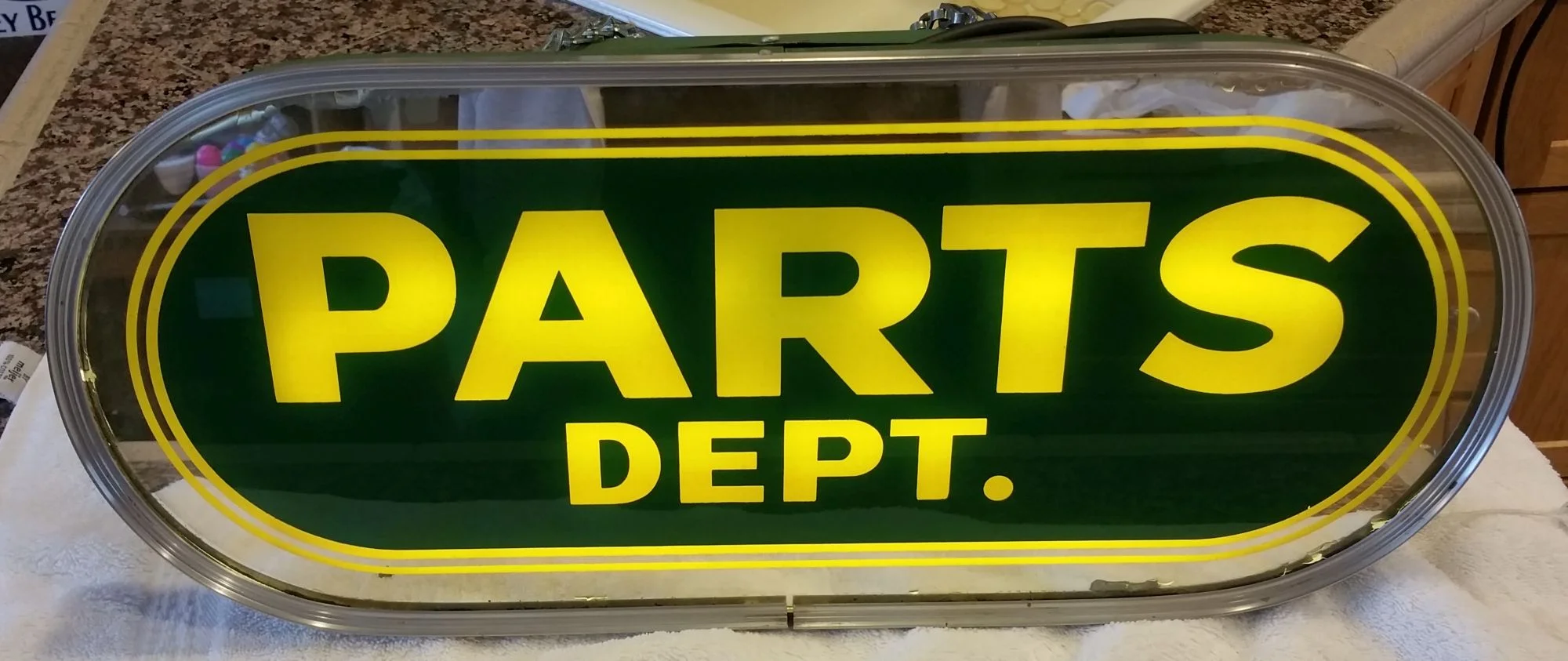 1940s 1950s (?) John Deere Parts Dept Reverse on Glass Dealership Light ...