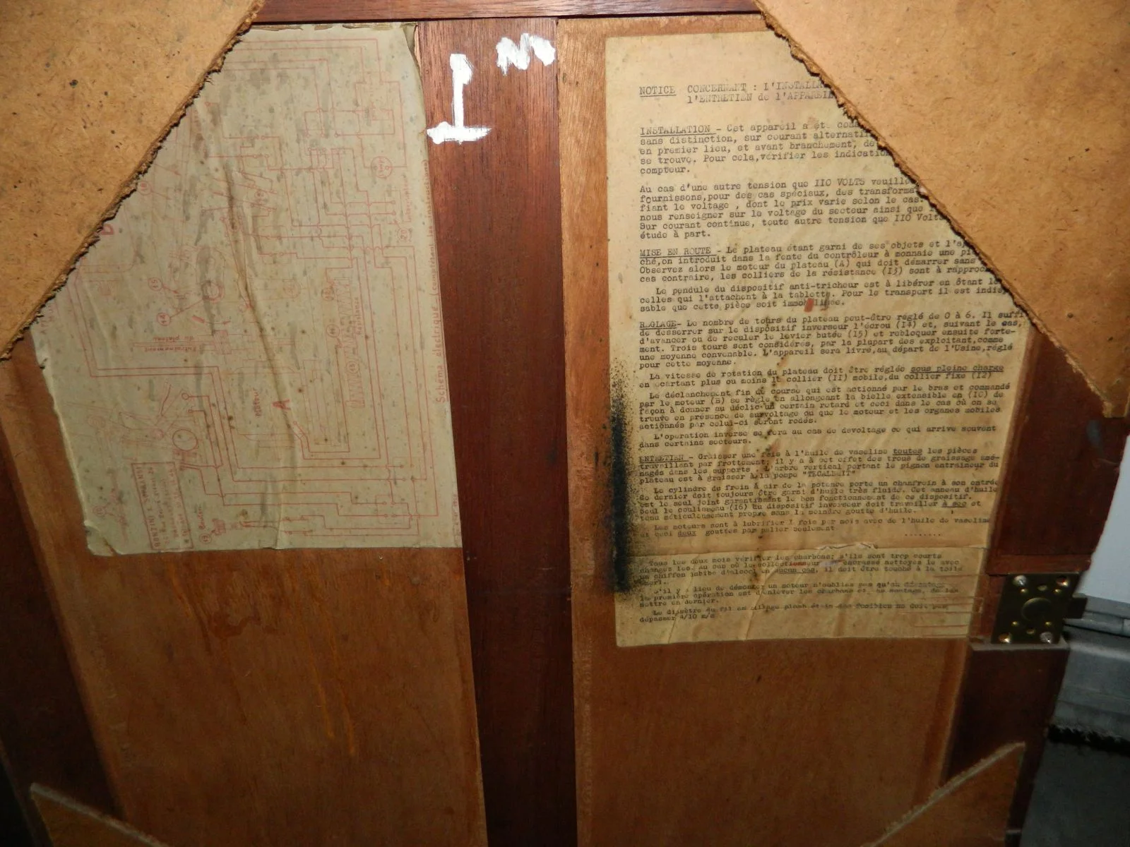 1930s Exhibits Supply Rotary Merchandiser Vending Machine — Vintage ...