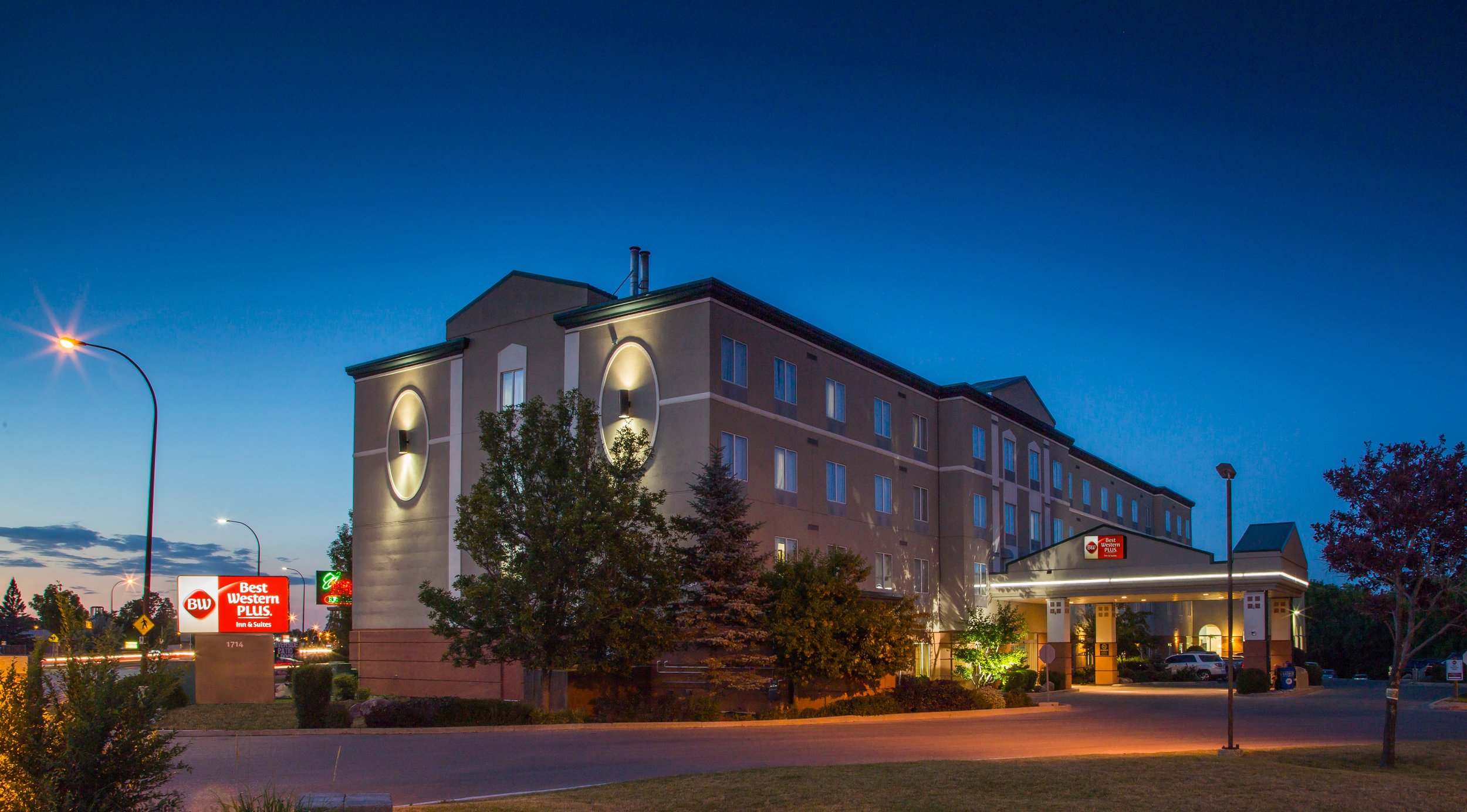 Pembina Inn & Suites