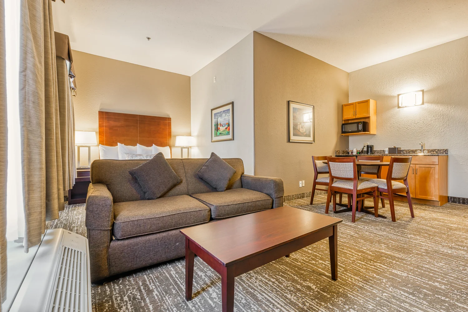 Pembina Inn & Suites