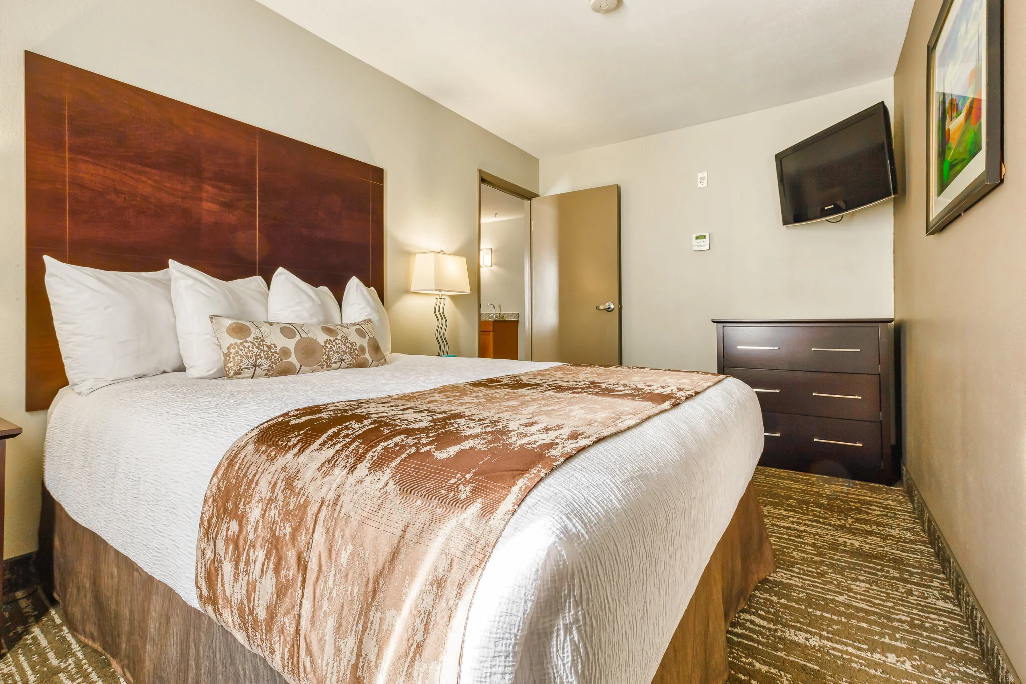 Pembina Inn & Suites