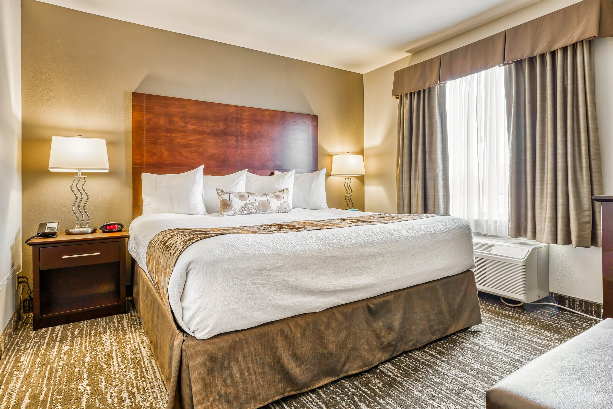 Pembina Inn & Suites