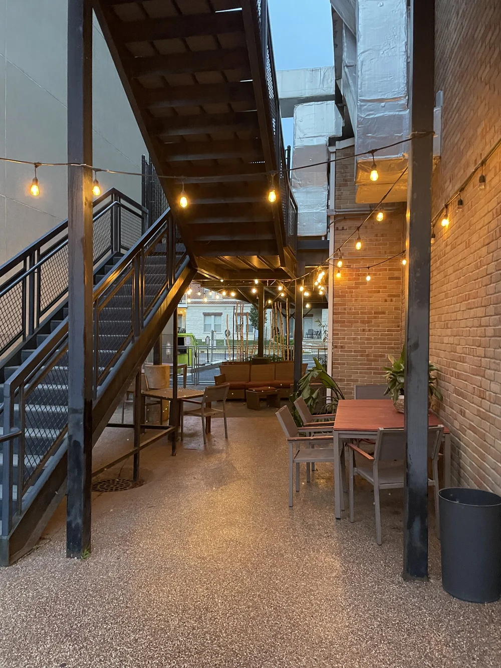 DAILY BUZZ ESPRESSO BAR