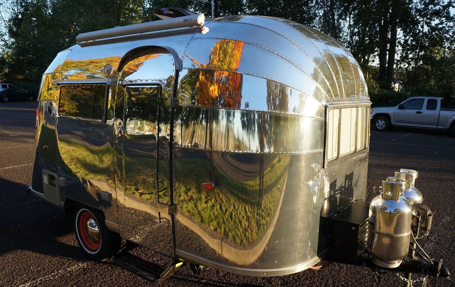 Custom Airstream Restoration and Renovation - Silver bullet trailer inc.