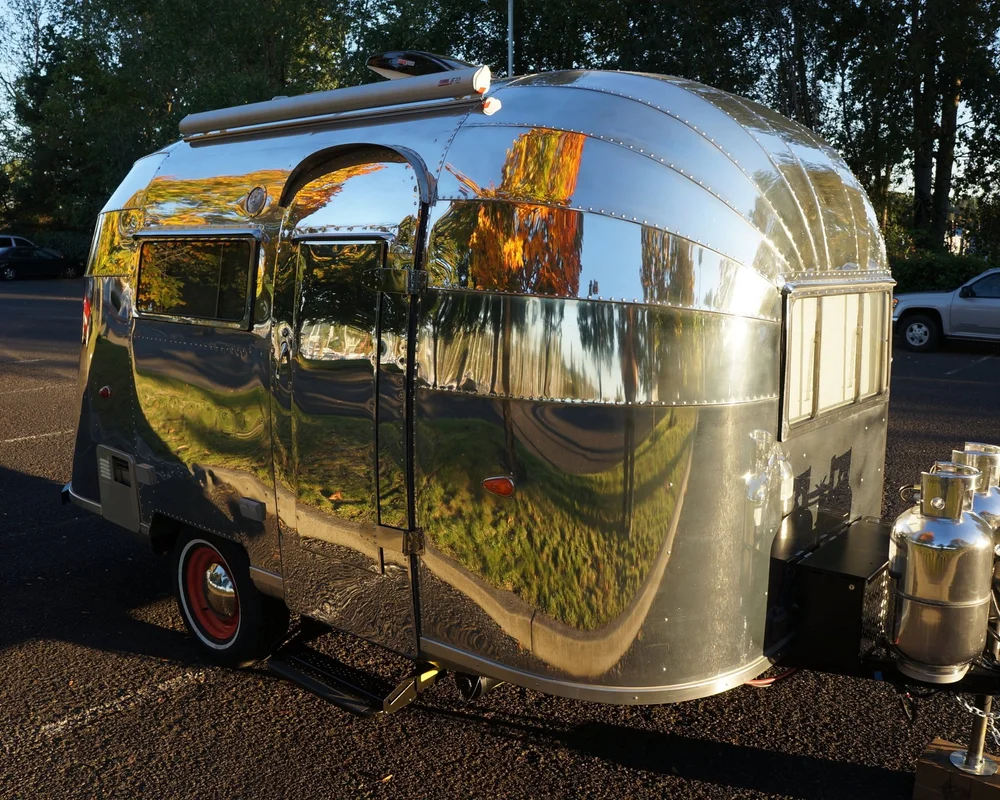 Custom Airstream Bubble 1955 - Silver bullet trailer inc.